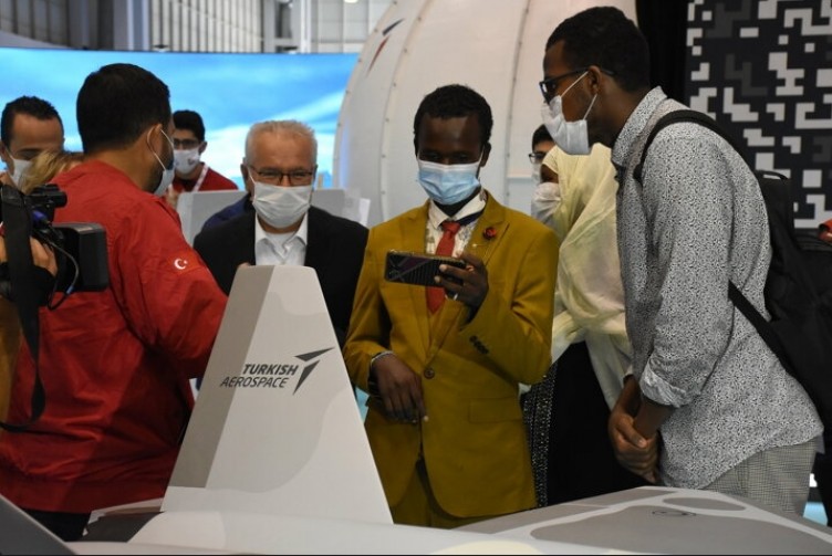 Çavuşoğlu'nun talimatı ile Türkiye'ye getirilen Somalili genç yetenek ...