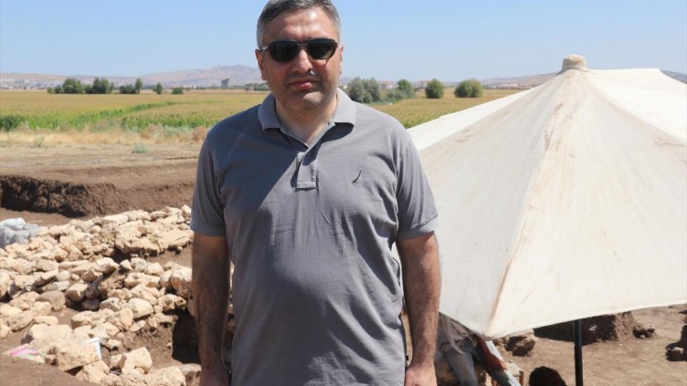 Uygarlık tarihine ışık tutan yer Çayönü! 3 yeni mezar daha bulundu